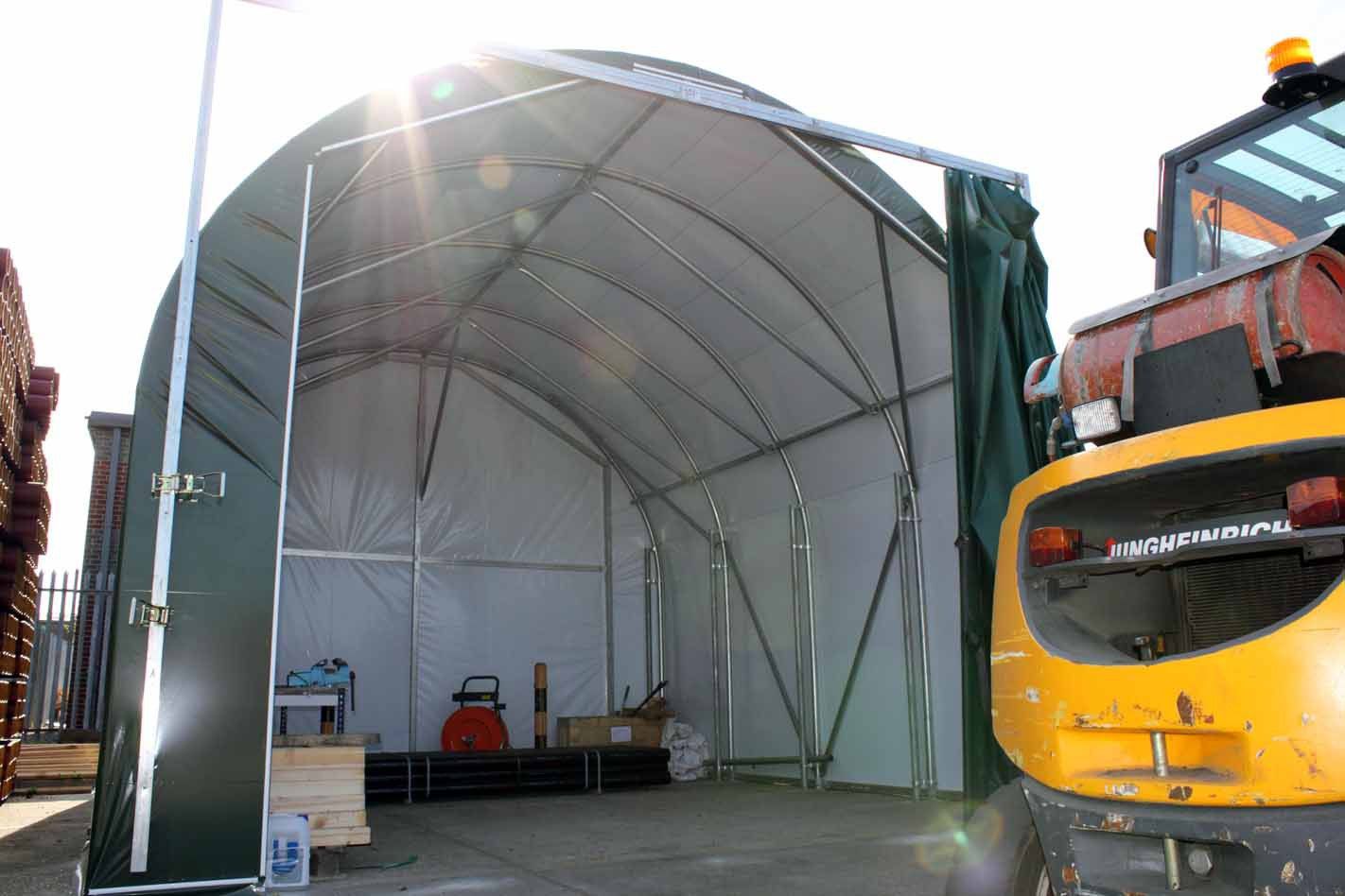 Helicopter hangar - McGregor Hangars - open / for airport