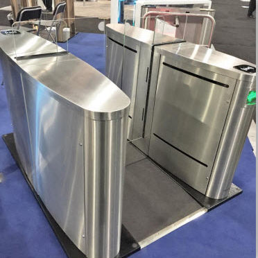 Automatic boarding gate with biometric reader - EasyGate LG ...