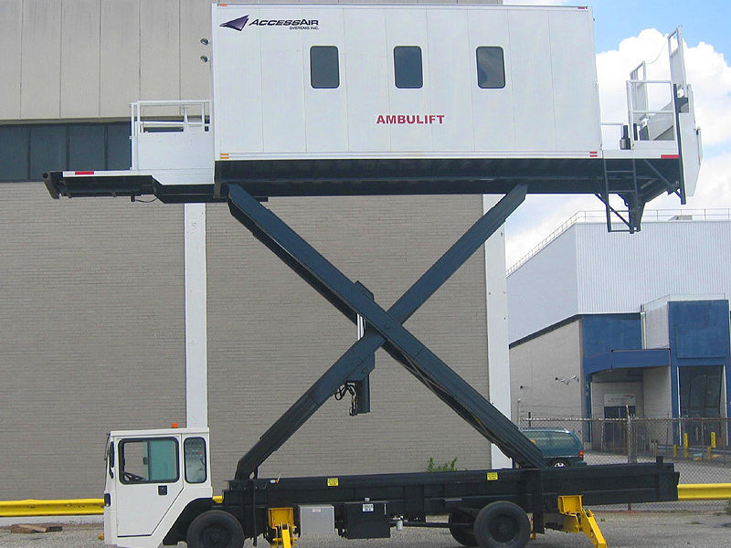 Self-propelled ambulift - ACCESSAIR Systems - for airport