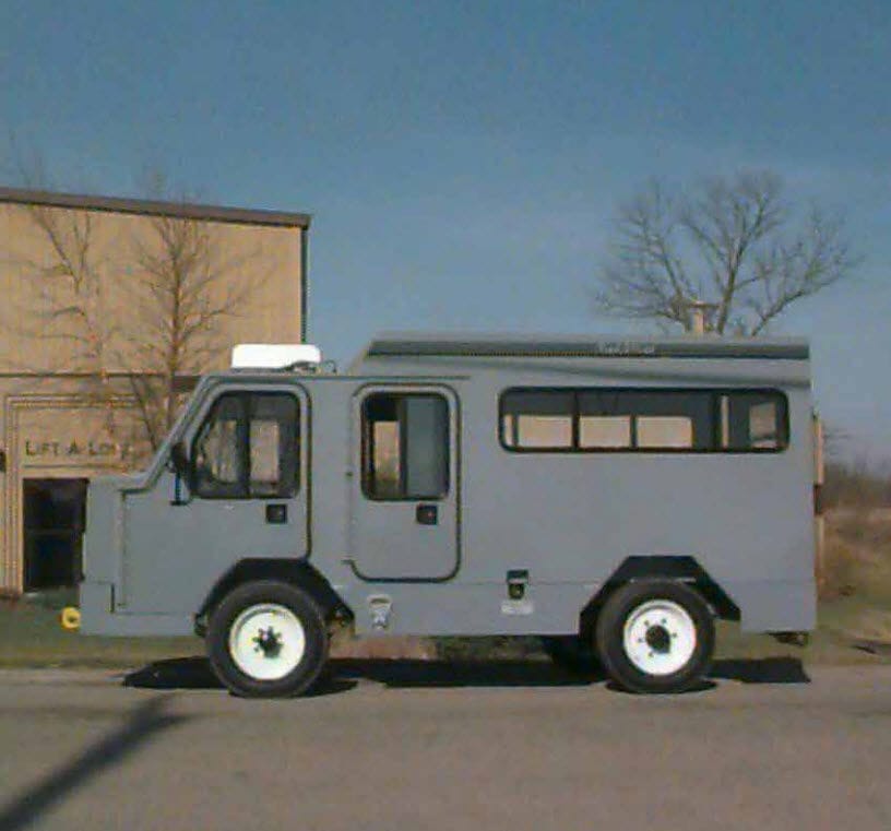 Airport apron bus - APV - Lift-A-Loft Corporation - 6 - 10 Pers.