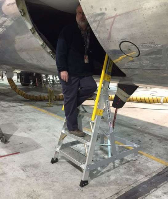 Maintenance stepladder - 6WWENTRY737 - LockNClimb, LLC - for airplane