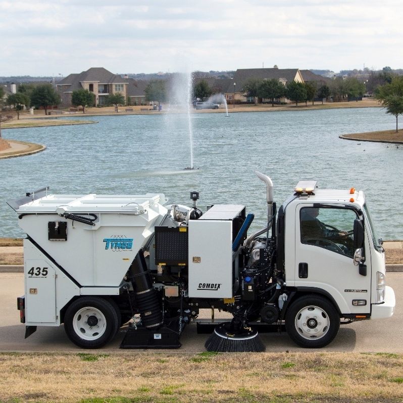 Airport sweeper - 435® - TYMCO, Inc. - ride-on