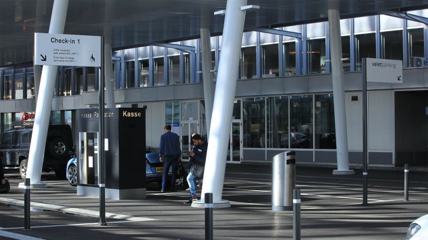 Fixed bollard - BURRI public elements - removable / for airport