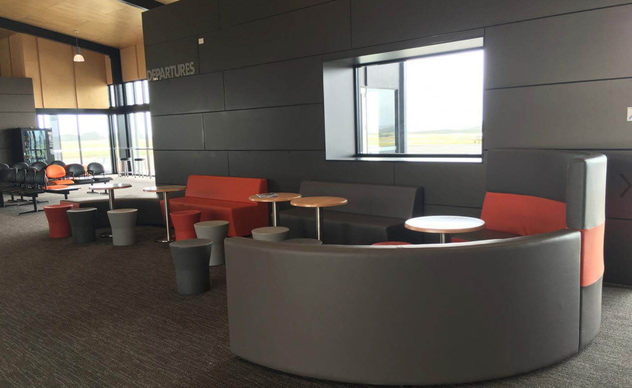 Airport lounge sofa - PANAMA - UFL Group - modular / straight / leather