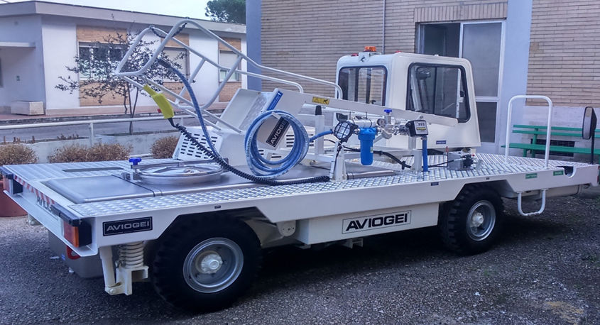 Self-propelled potable water cart - VASM 737 - Aviogei/Italy - with ...