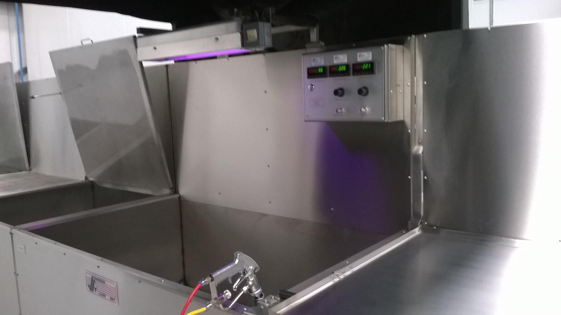 Fluorescent liquid penetration inspection machine - Johnson & Allen ...