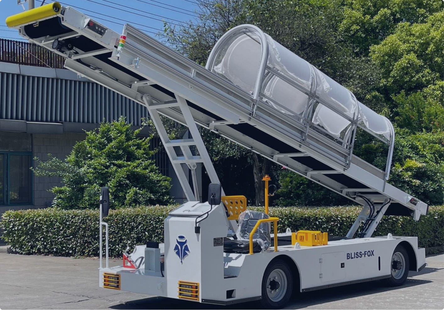 Self-propelled conveyor belt loader - BLISS-FOX by Panus GSE - for airport