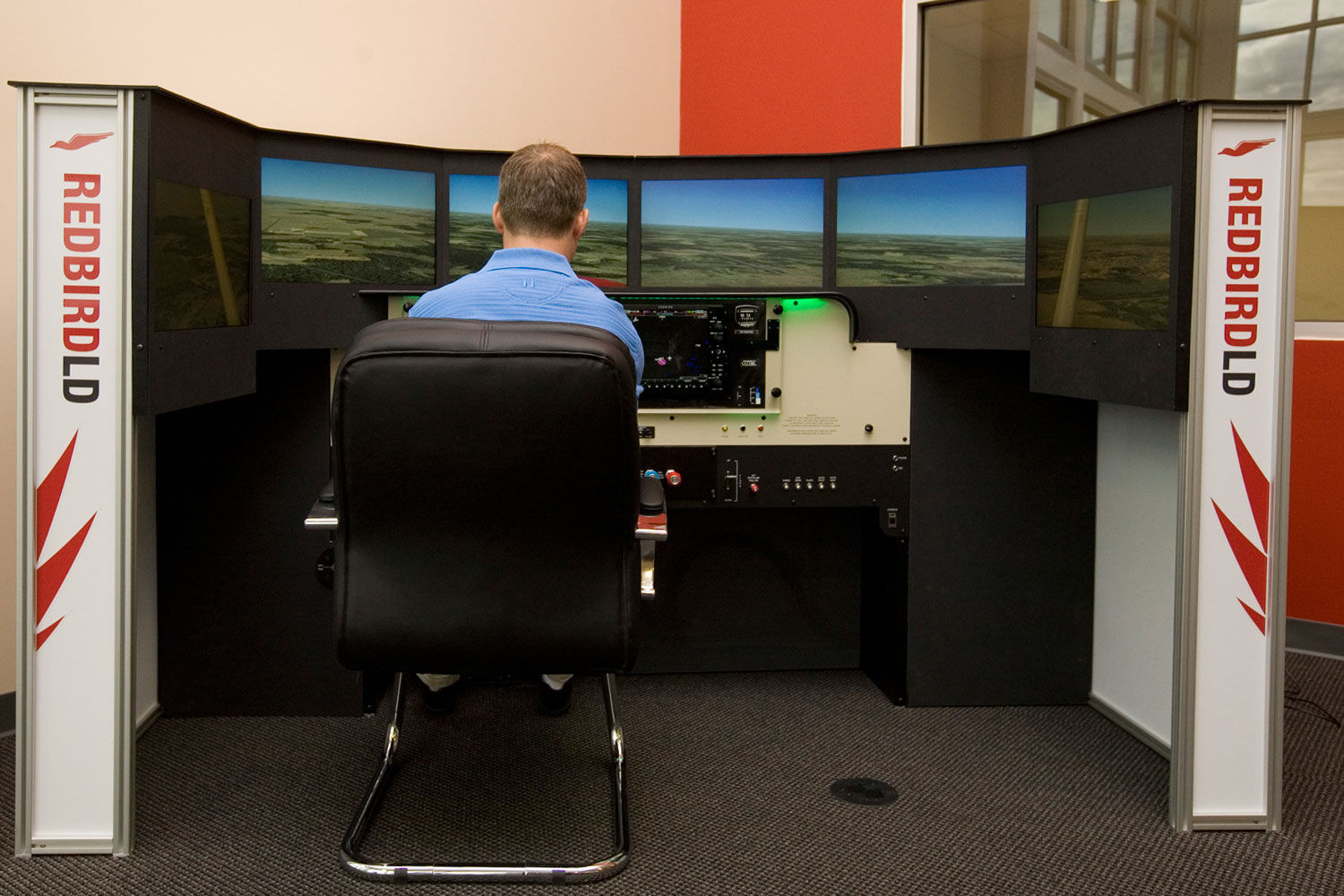 Flight simulator - LD - Redbird Flight Simulations - training / cockpit