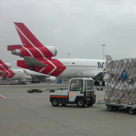 Towing tractor - TE301 - SIMAI SpA - electric / with towbar / with cab