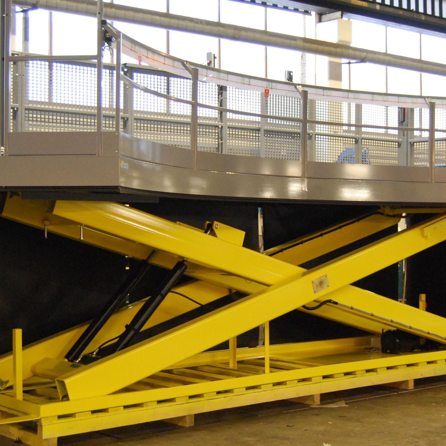 Maintenance lifting platform - PT - Dynalserg - scissor / for aircraft