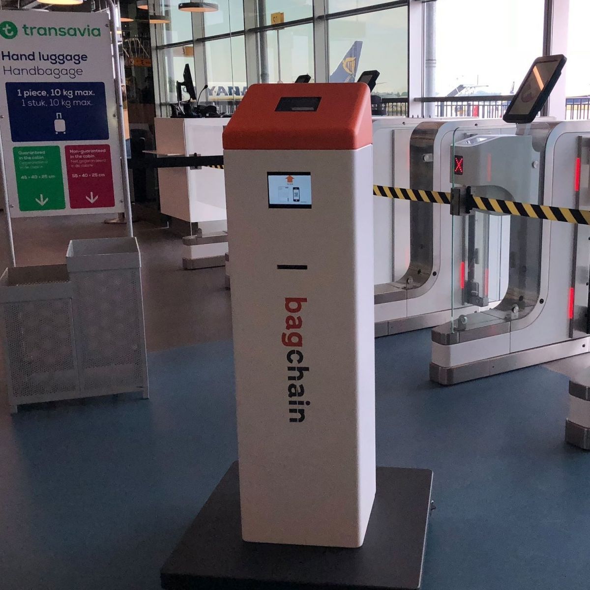 Check-in kiosk with boarding pass reader - GATE - bagchain - with ...