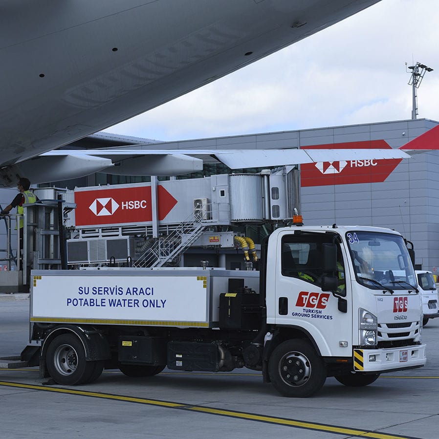 Self-propelled potable water truck - 6023 - MILES GSE - with lift ...