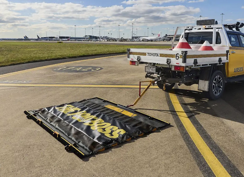 Airport runway sweeper - FOD*BOSS - AEROSWEEP - THE FOD*BOSS - trailer ...