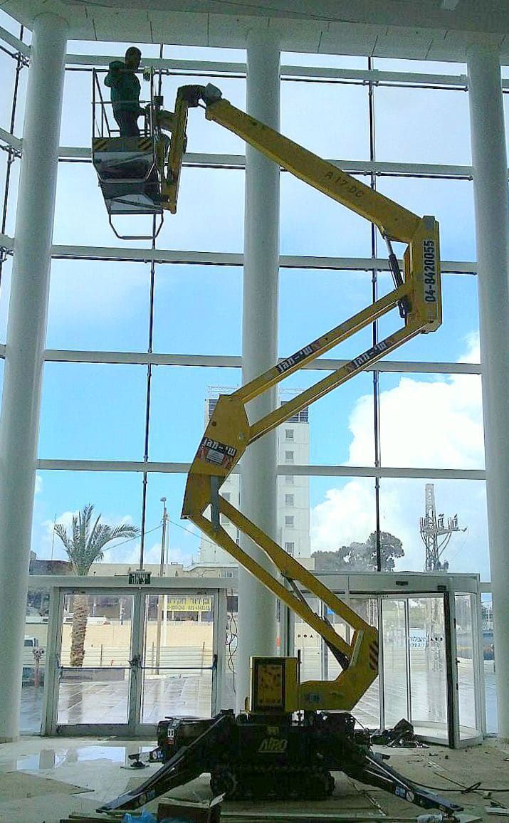 Working lifting platform - R17 DC - AIRO Industries srl - telescopic ...