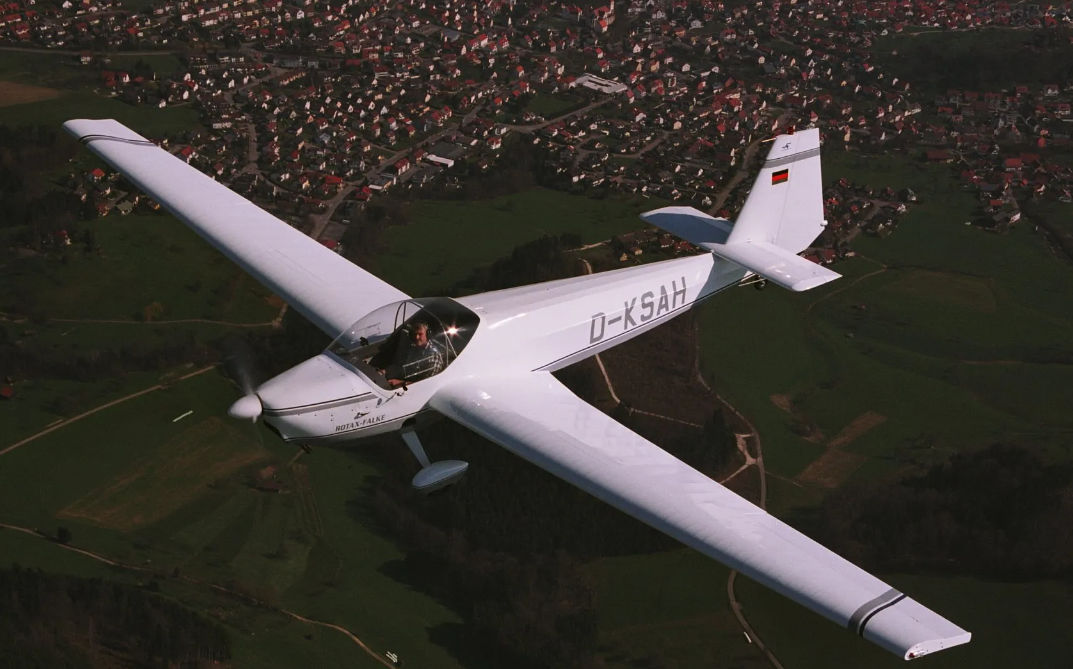 Instructional aircraft - SF 25 C-Falke - Scheibe Aircraft - for towing ...