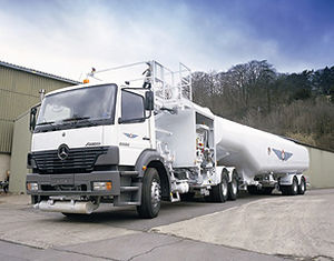 Self-propelled refueller - FLUID TRANSFER INTERNATIONAL LTD. - for aircraft