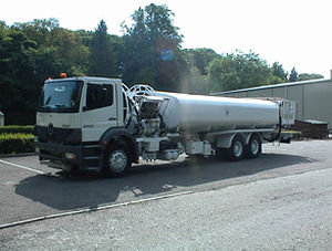Self-propelled refueller - FLUID TRANSFER INTERNATIONAL LTD. - for aircraft
