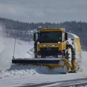 Airport runway sweeper - RS 400 - ØVERAASEN AS - ride-on