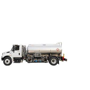 Self-propelled refueller - SKYMARK REFUELERS, LLC - for airport