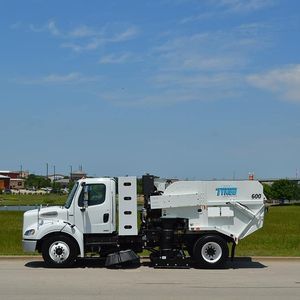 Airport runway sweeper - 210® - TYMCO, Inc. - ride-on / outdoor