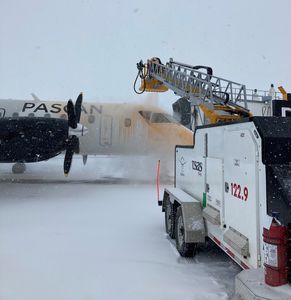 Aircraft de-icing vehicle - SO-2512-SP / CARIBOU - Snowy Owl Aircraft ...