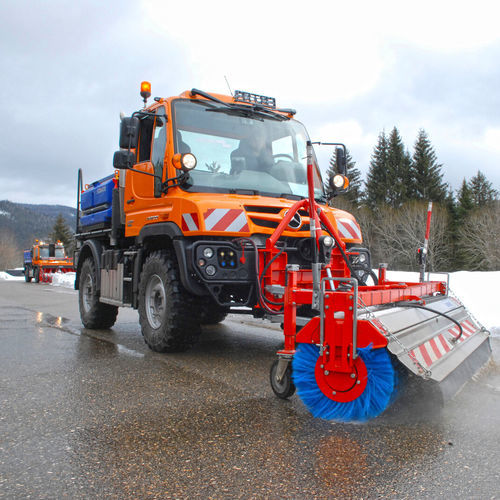 Airport runway sweeper - VKS series - AEBI SCHMIDT HOLDING AG - truck ...