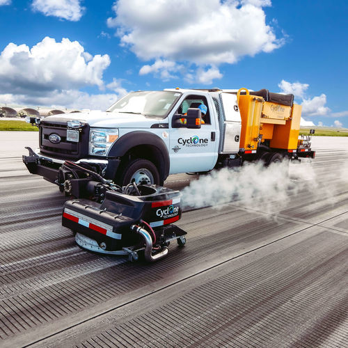 Airport runway cleaning machine - 4006ST - CYCLONE TECHNOLOGY - truck ...