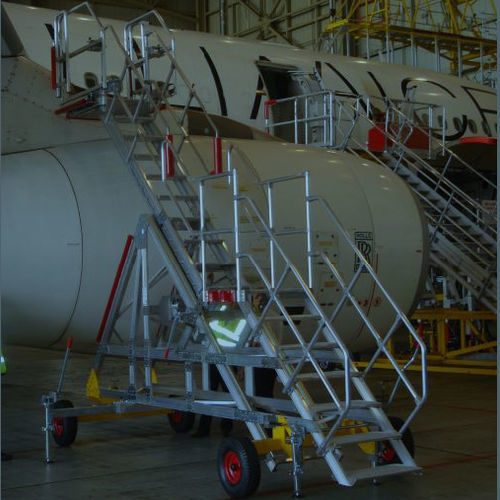 Access stairs - 812.350.40 - SEMMCO LTD - mobile / for aircraft / for ...