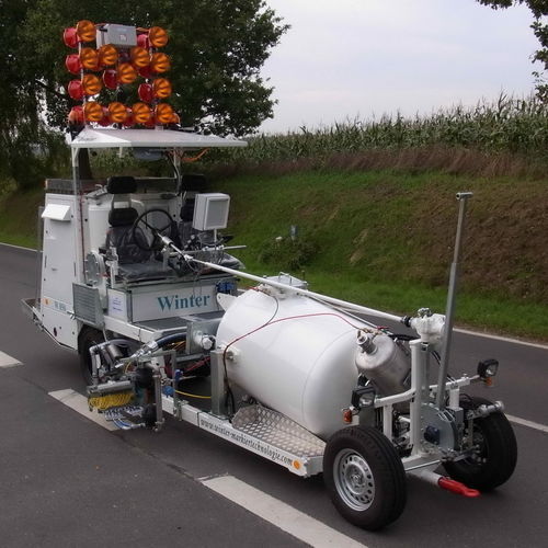 Self-propelled paint striping machine - WKP 850 - Winter Markiertechnik ...