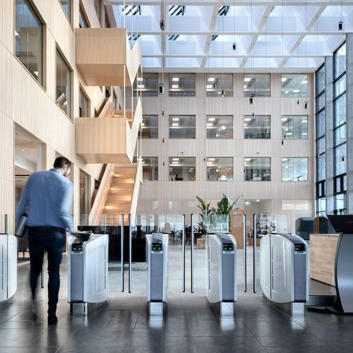 Speedgate with card reader - SpeedStile FLs series - Gunnebo Entrance ...