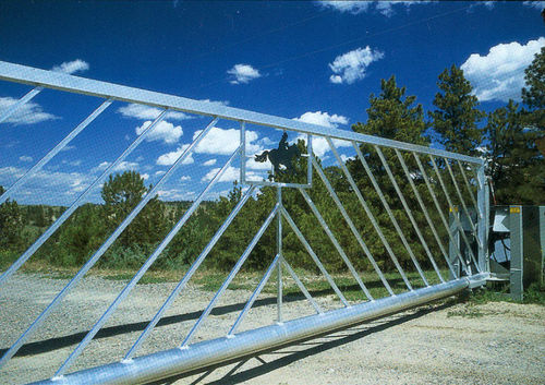 Airport gate - DCM-25 - TILT-A-WAY - vertical sliding / steel / aluminum