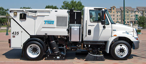 Airport sweeper - Model 435® - TYMCO, Inc. - ride-on