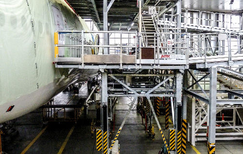 Fuselage access platform - ALTEC Aluminium Technik GmbH - movable ...