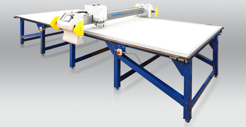 Composite cutting machine - Eastman Machine Company - knife / for ...