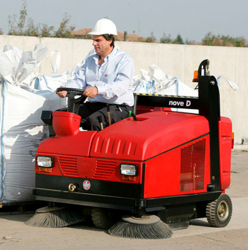 Airport sweeper - NOVE series - RCM - ride-on / compact / electric