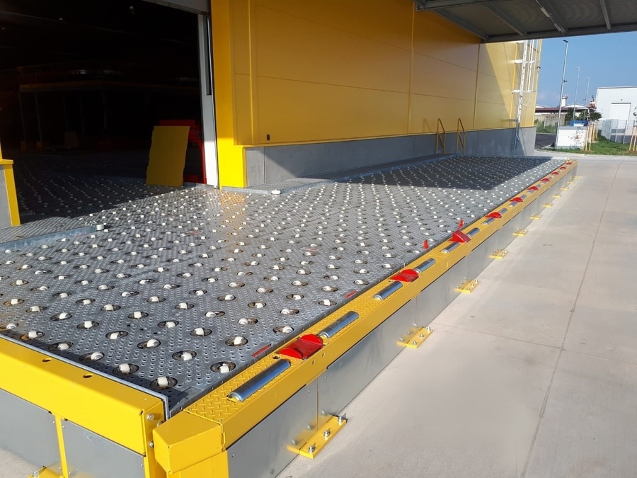 DHL EXpress, BRNO Airport (BRQ) in Czech Republic - Industrieweg 2 ...