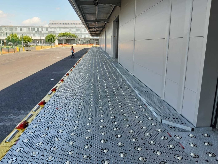 FedEx Express, Roissy Hub, Paris CDG Airport - Industrieweg 2, 5731 HR ...