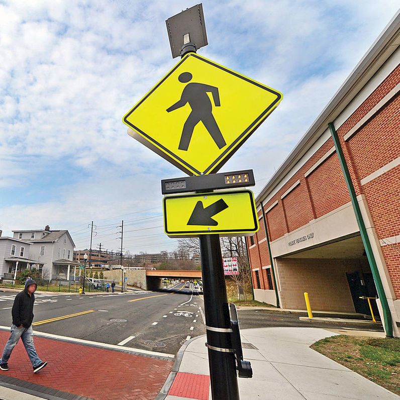 Segnale di pista - R920-E - CARMANAH TECHNOLOGIES - per aeroporto / LED ...