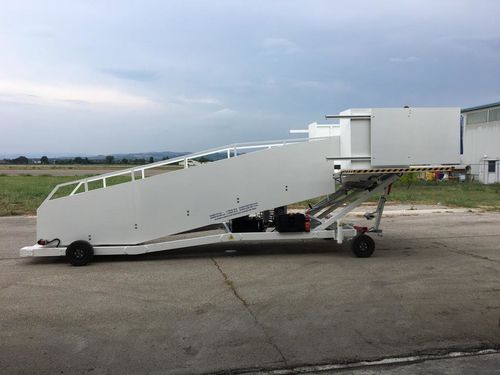 Scala mobile per aeroporto - TTPS 1840 - TECNOFLY S.r.l