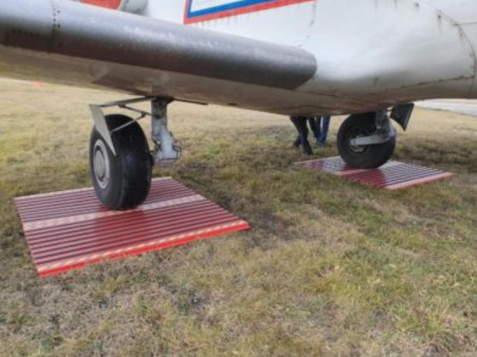 Tapete de desatolagem para avião - MUSTHANE France