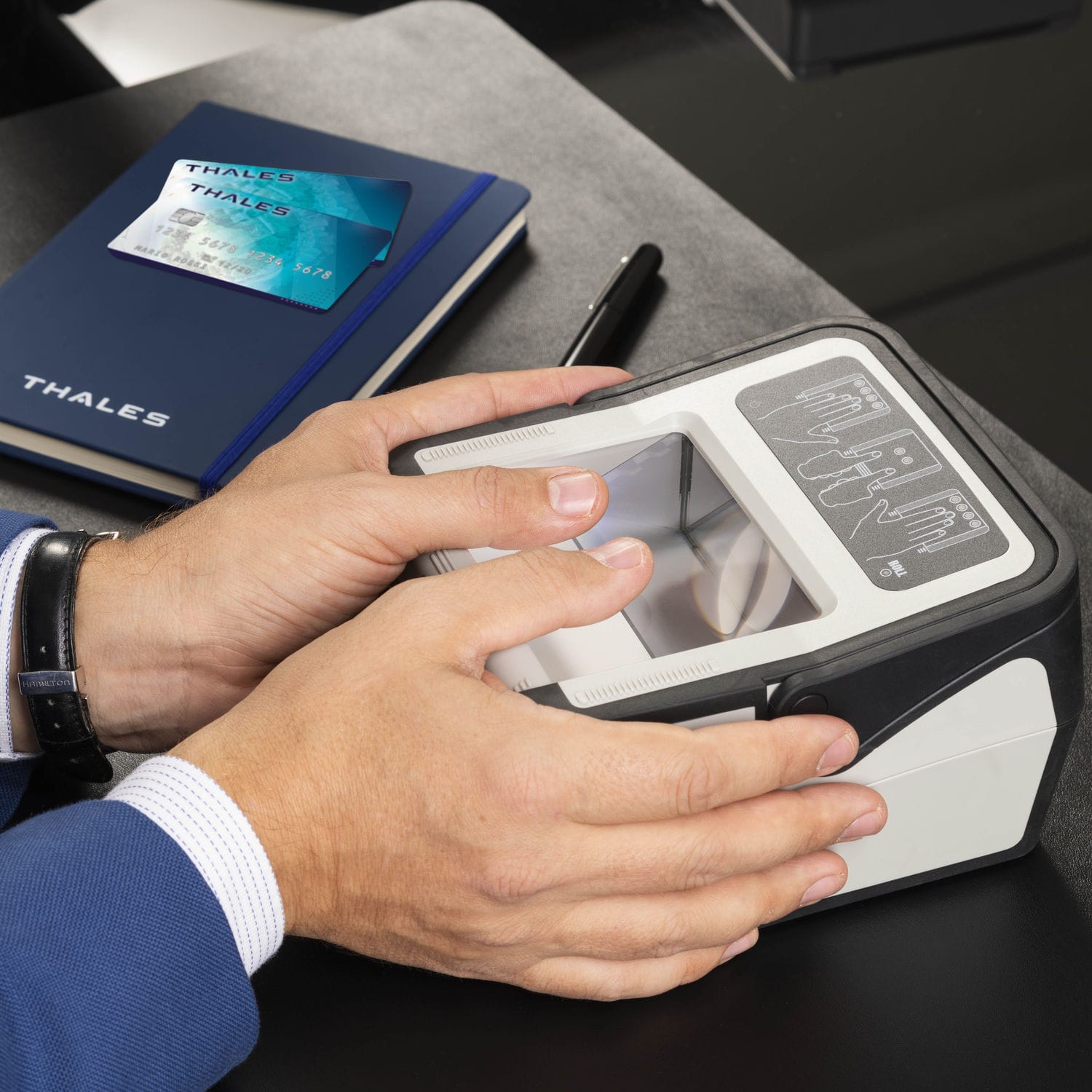 Leitor de impressões digitais óptico - CS500f - Thales - Cybersecurity ...